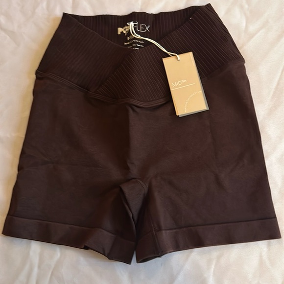 POPFLEX | Shorts | Popflex Crisscross Hourglass Seamless Shorts Ml ...